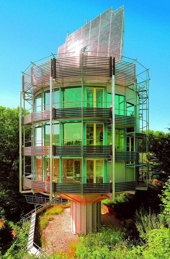 Houses that can rotate towards the Sun - Solar architecture - Solarpunk ...